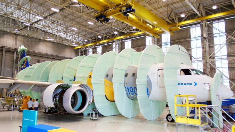 Embraer E190-E2 system lightning protection tests started - Aviation24.be
