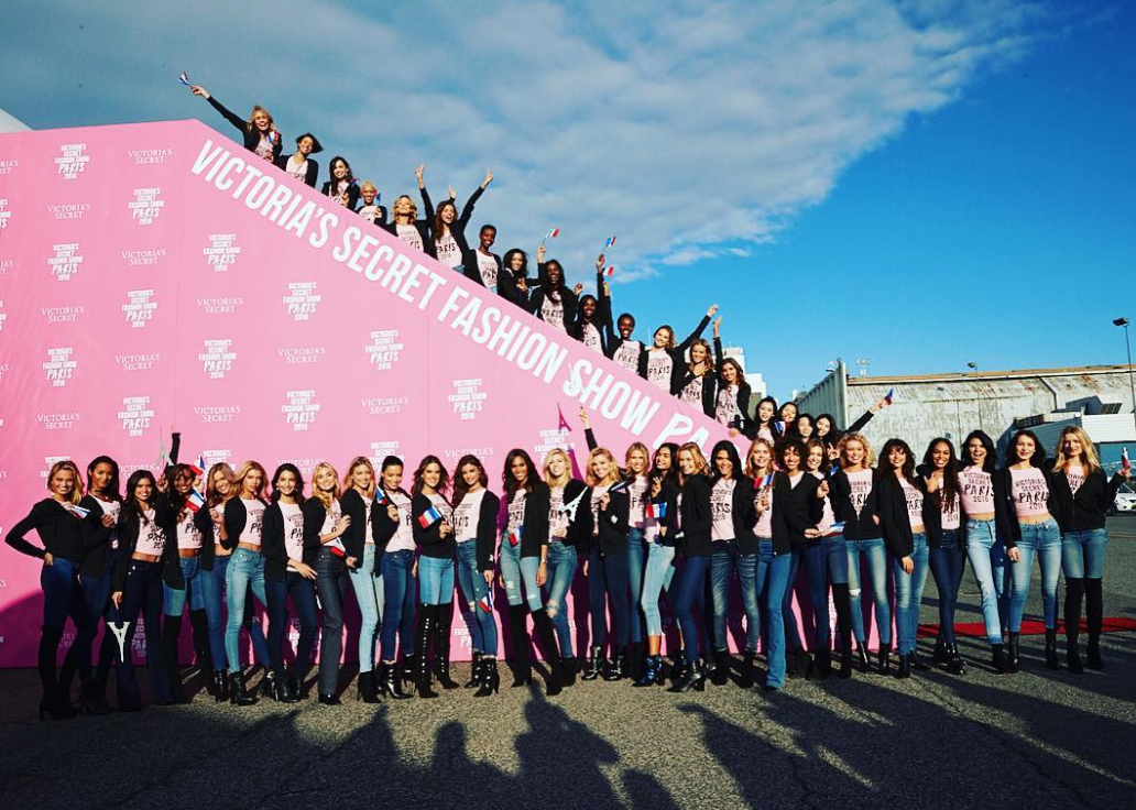 Airplane full of first class Victoria's Secret models jets to Paris ...